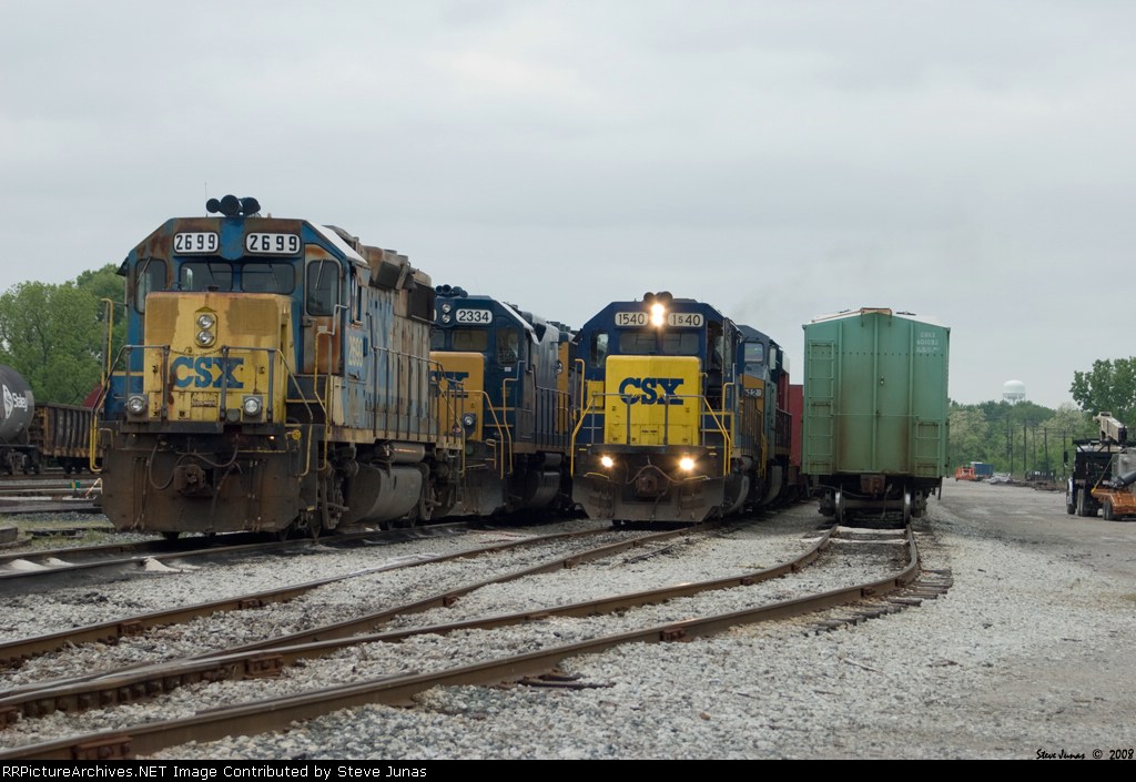 CSX 2699,2334,1540,812